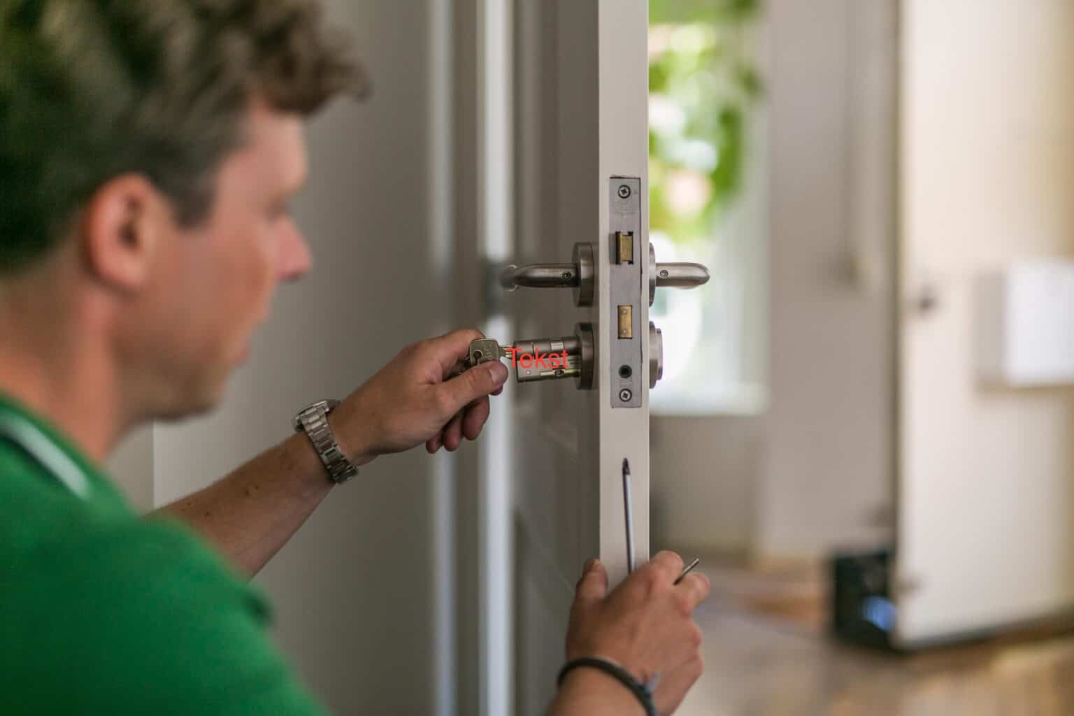 Replace locks - Locksmith Amsterdam ☎ +316 2412 1114
